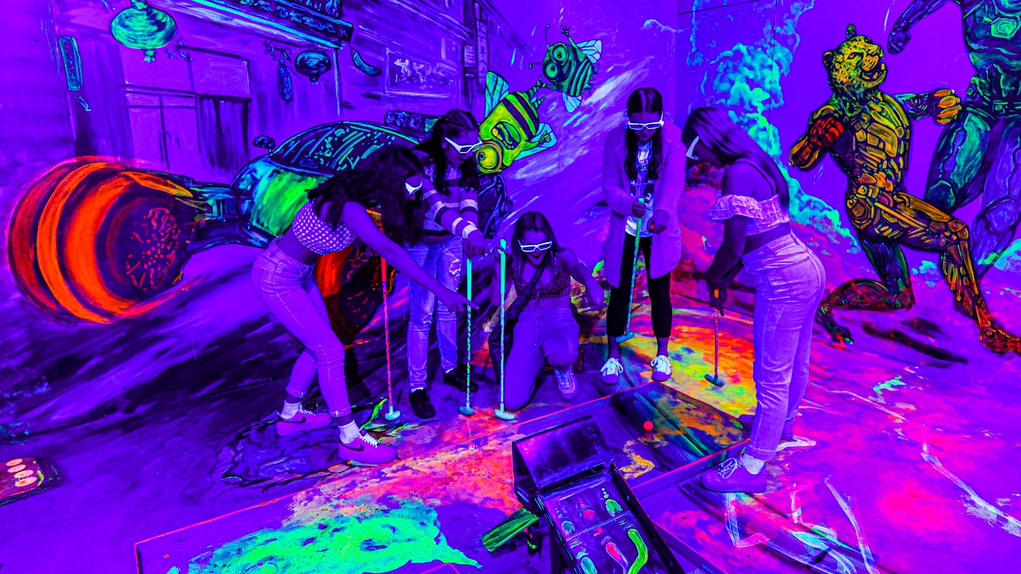 Glowing Rooms | 3D Mini Golf and VR Escape Rooms in Perth