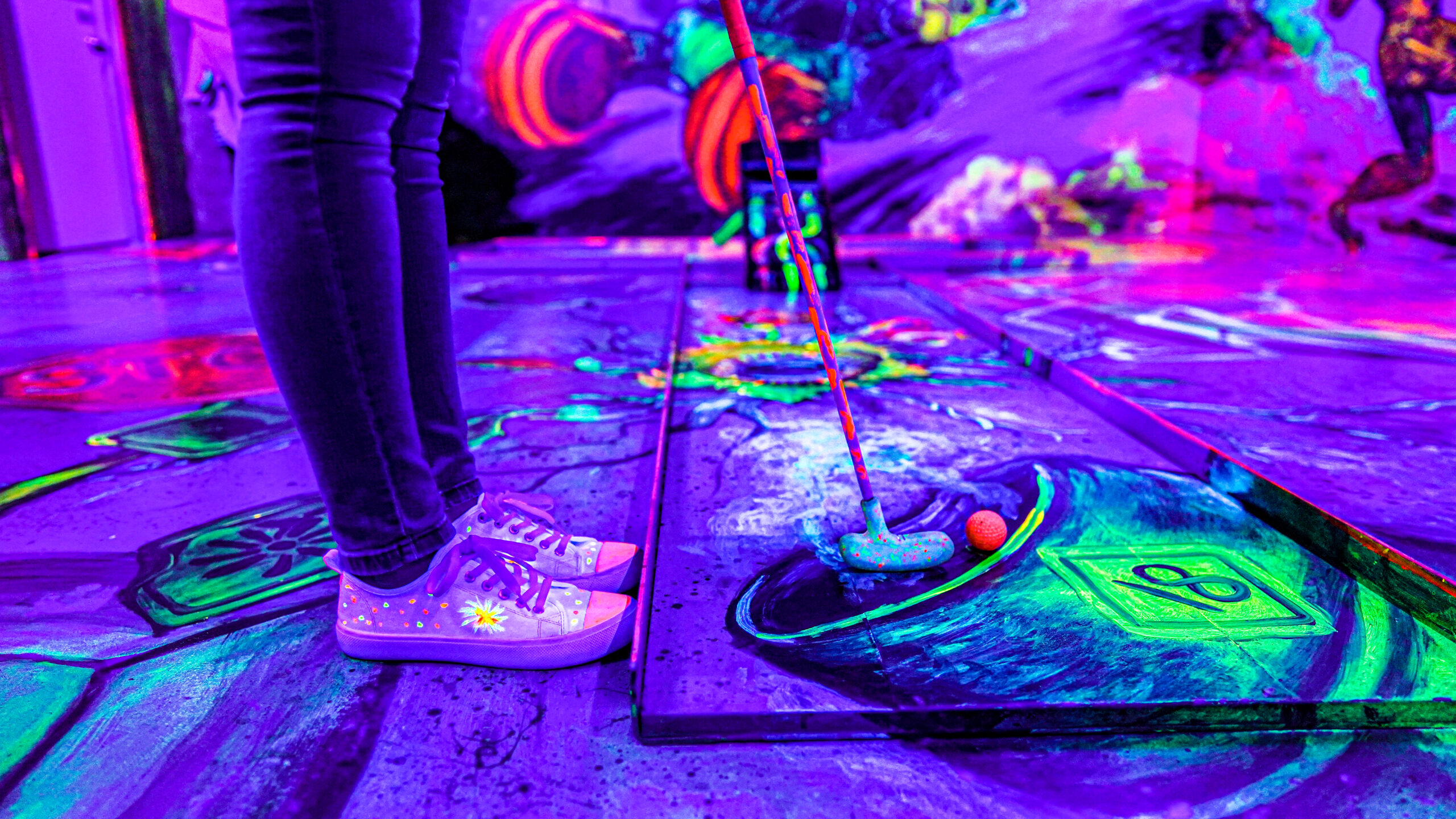 3D Mini Golf Perth | Glowing Rooms ️